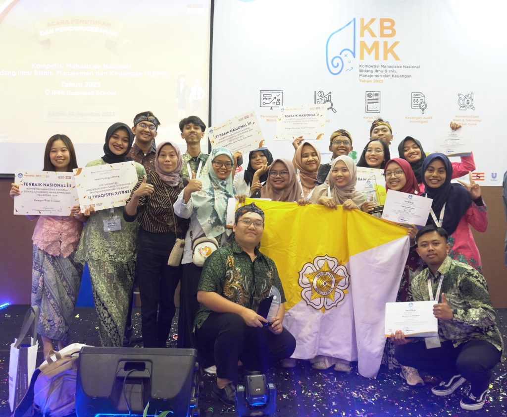 UGM Bangga! Kontingen Sumbang Medali Terbanyak pada Kompetisi Bisnis ...
